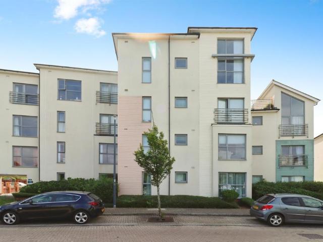 2 bedroom ground flat for sale