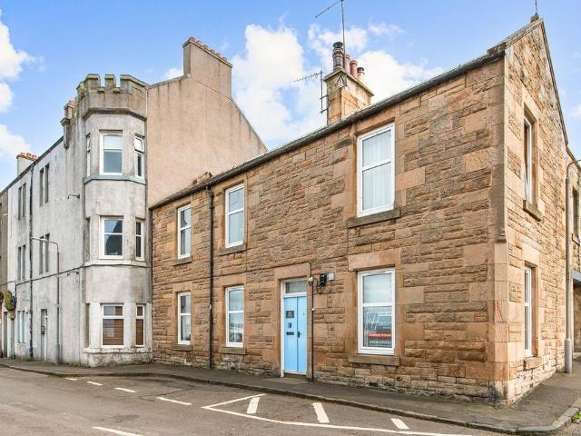 2 bedroom ground flat for sale