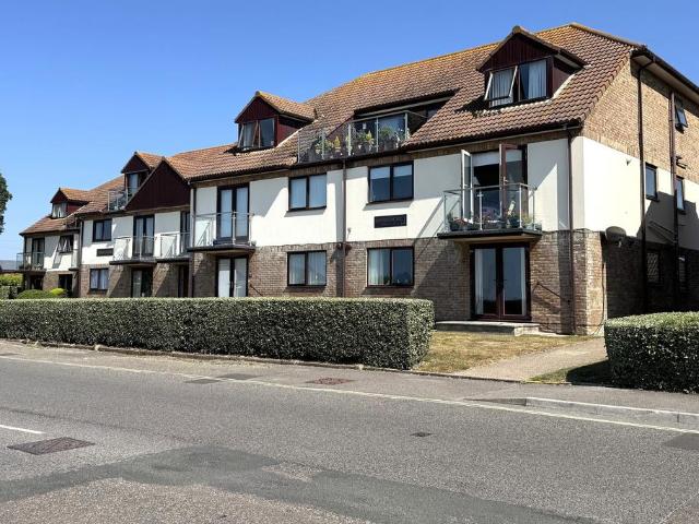2 bedroom ground flat for sale