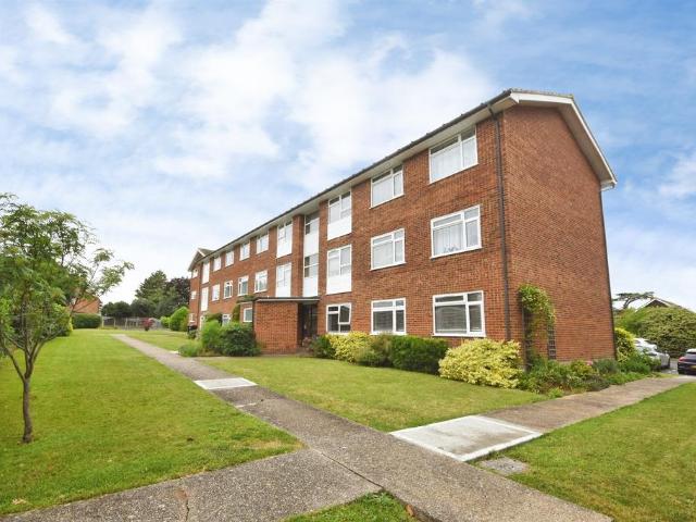 2 bedroom ground flat for sale