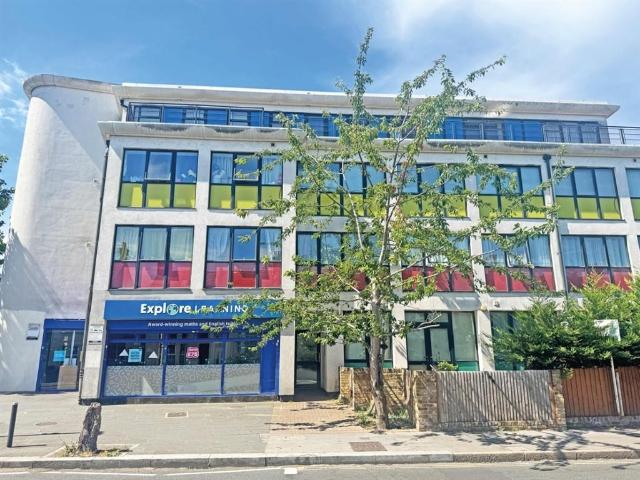 2 bedroom ground flat for sale