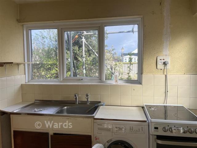 2 bedroom ground flat for sale