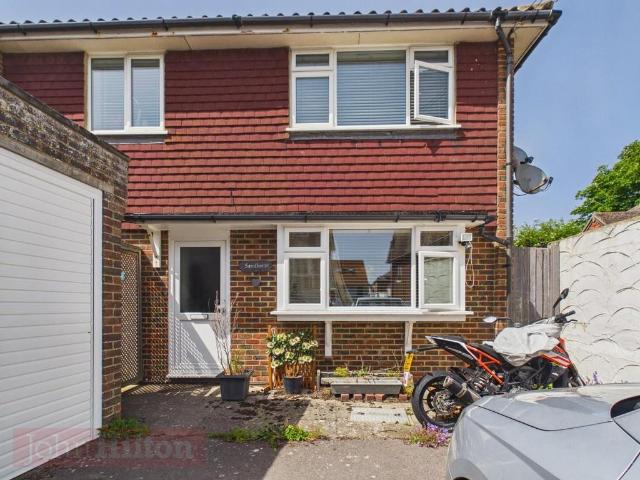 2 bedroom ground flat for sale