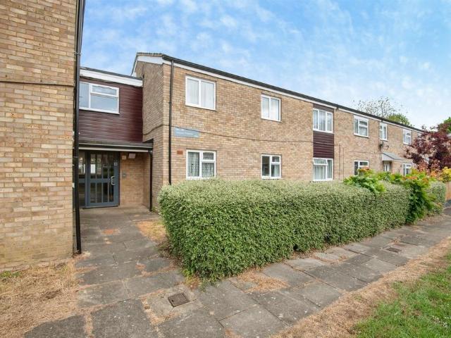 2 bedroom ground flat for sale