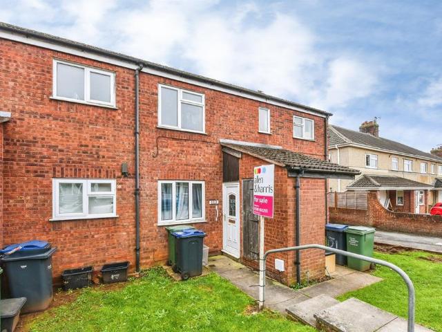 2 bedroom ground flat for sale