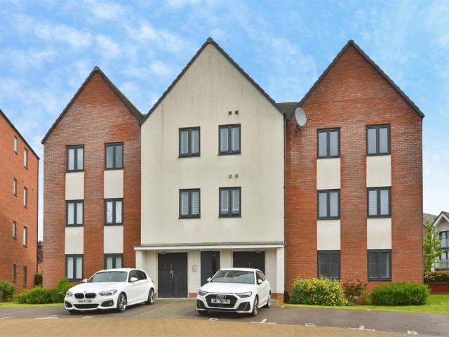 2 bedroom ground flat for sale