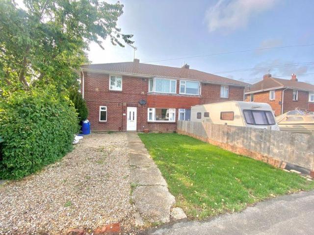 2 bedroom ground flat for sale