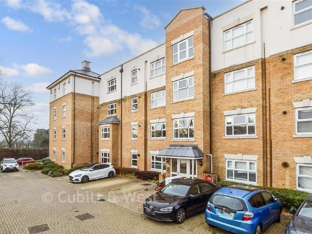 2 bedroom ground flat for sale