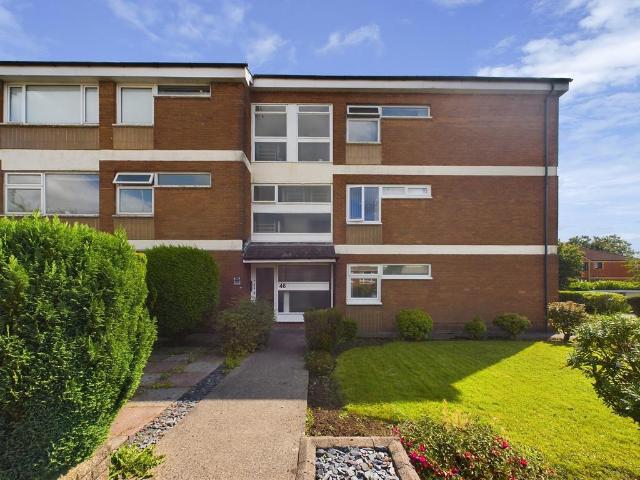 2 bedroom ground flat for sale