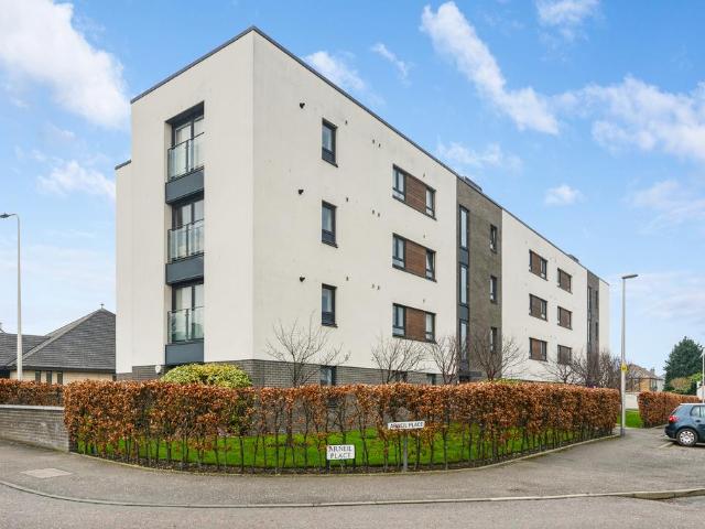 2 bedroom ground flat for sale