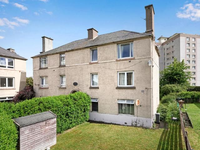 2 bedroom ground flat for sale