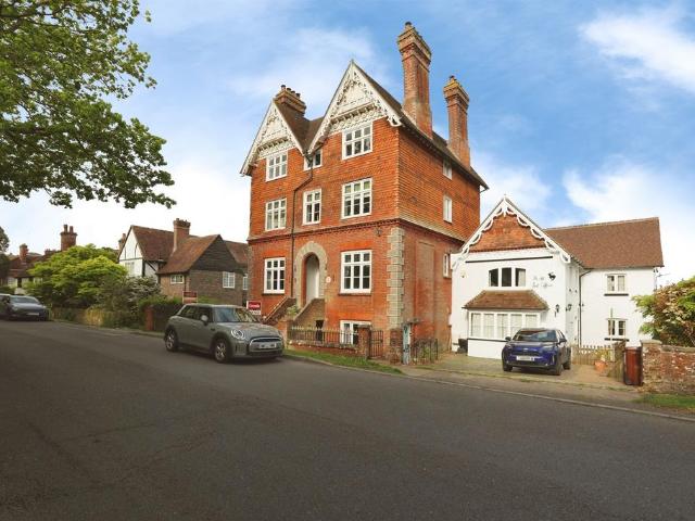 2 bedroom ground flat for sale
