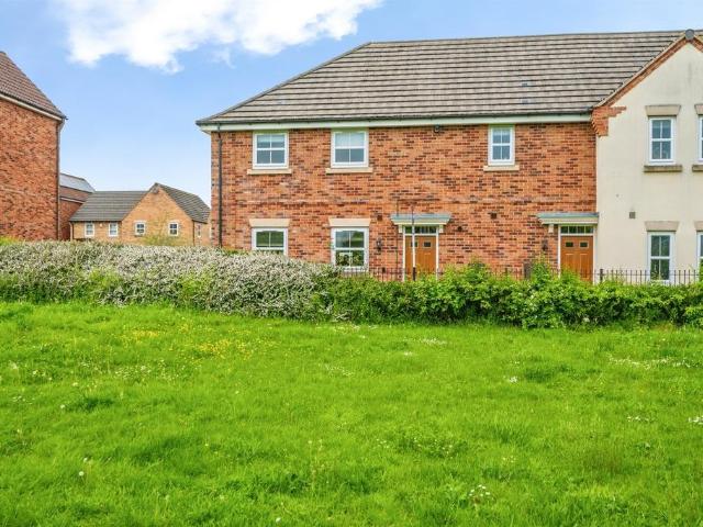 2 bedroom ground flat for sale