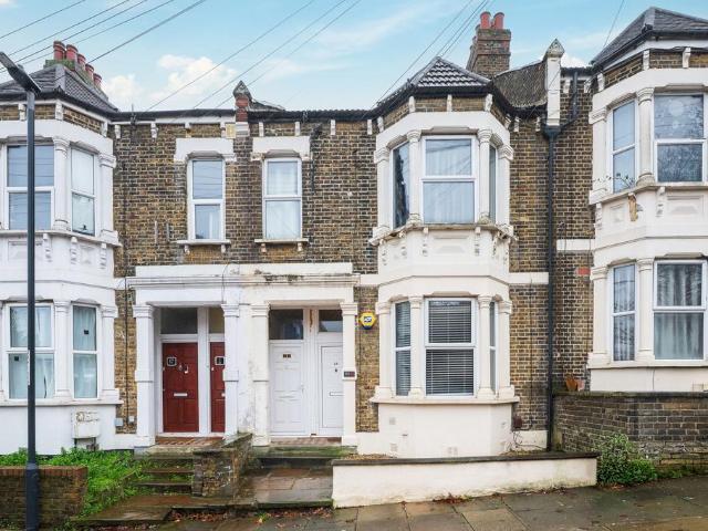 2 bedroom ground flat for sale