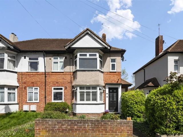2 bedroom ground flat for sale