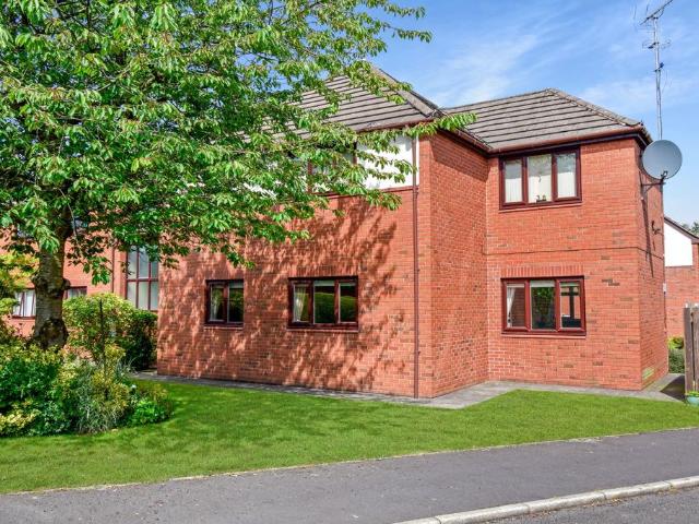 2 bedroom ground flat for sale