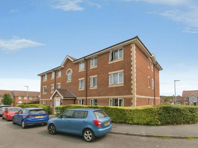 2 bedroom ground flat for sale