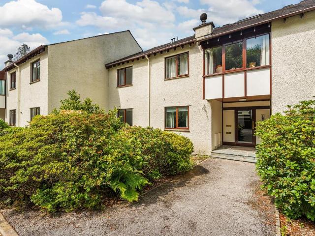 2 bedroom ground flat for sale