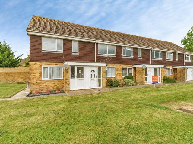 2 bedroom ground flat for sale
