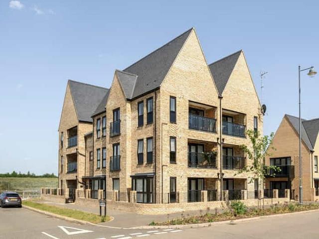2 bedroom ground flat for sale
