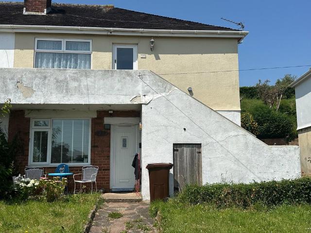 2 bedroom ground flat for sale