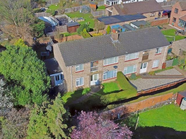 2 bedroom ground flat for sale