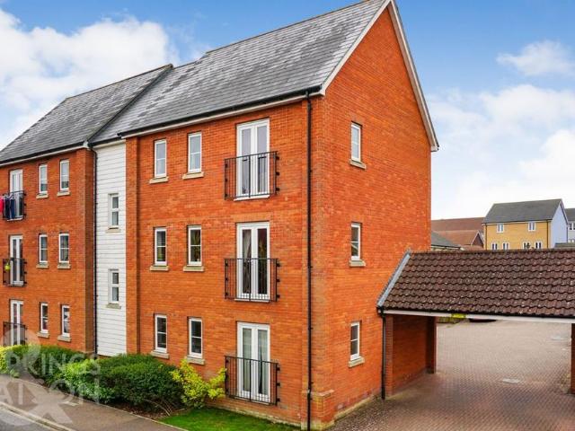 2 bedroom ground flat for sale