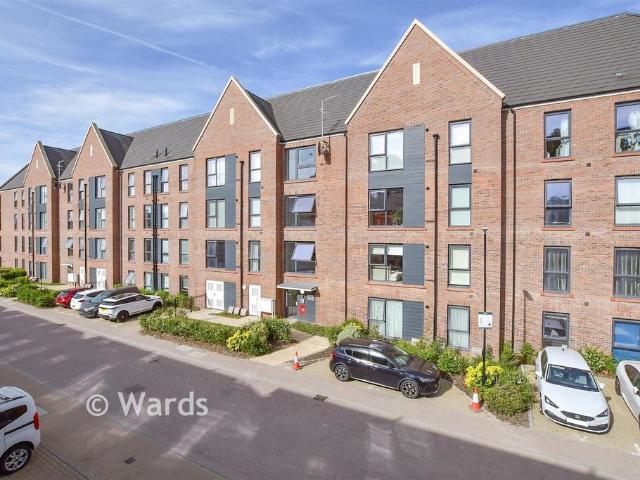 2 bedroom ground flat for sale