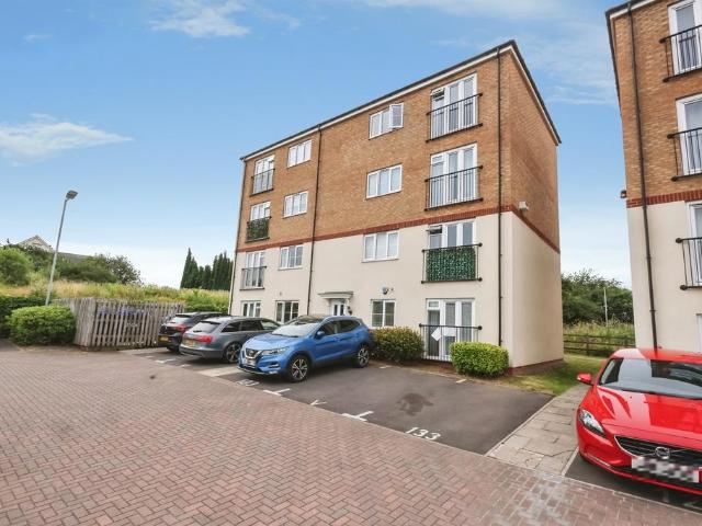 2 bedroom ground flat for sale