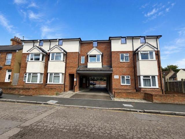 2 bedroom ground flat for sale
