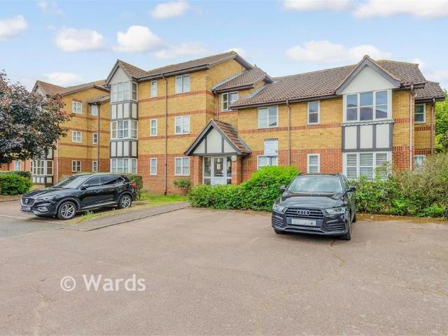 2 bedroom ground flat for sale