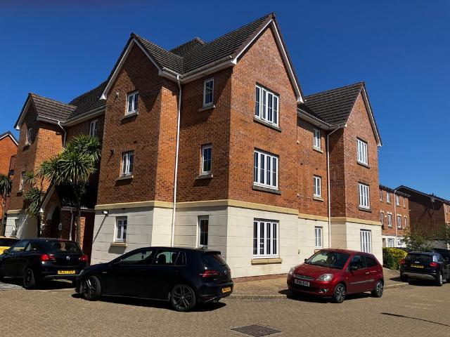 2 bedroom ground flat for sale