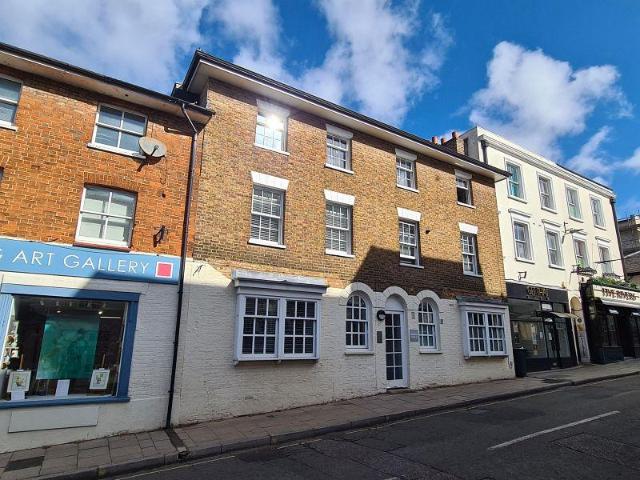 2 bedroom ground flat for sale