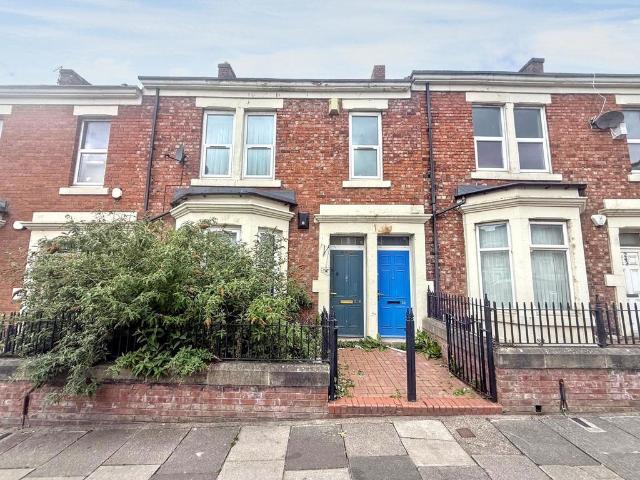2 bedroom ground flat for sale
