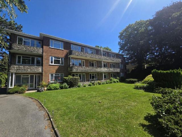 2 bedroom ground flat for sale