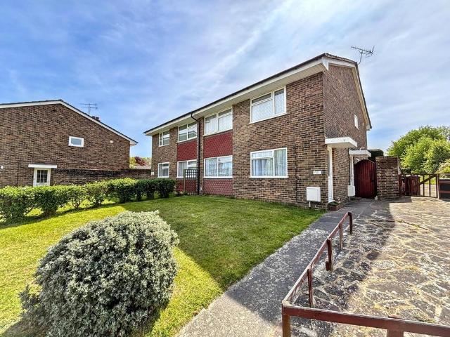 2 bedroom ground flat for sale