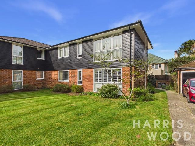 2 bedroom ground flat for sale