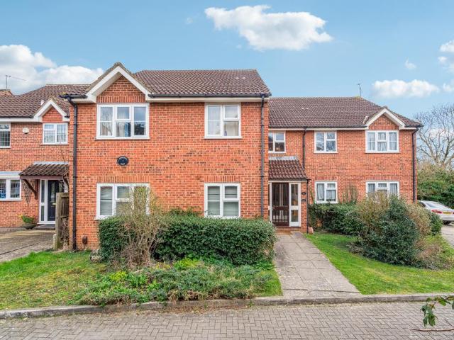 2 bedroom ground flat for sale