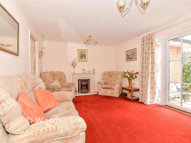 2 bedroom ground flat for sale