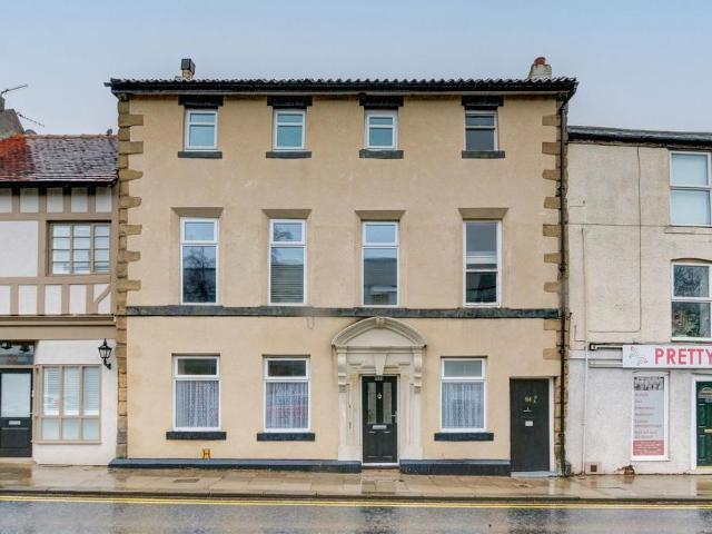 2 bedroom ground flat for sale