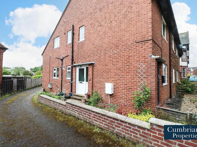 2 bedroom ground flat for sale