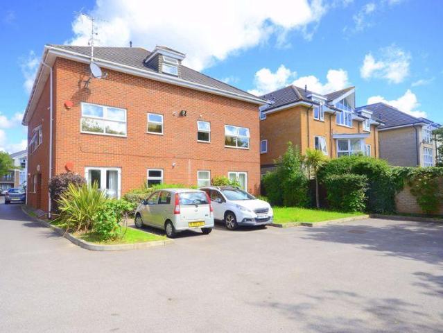 2 bedroom ground flat for sale