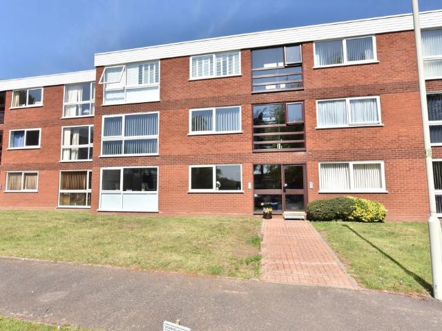 2 bedroom ground flat for sale