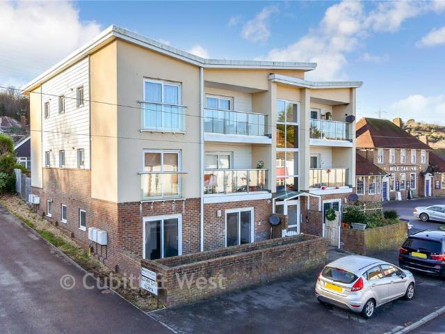 2 bedroom ground flat for sale