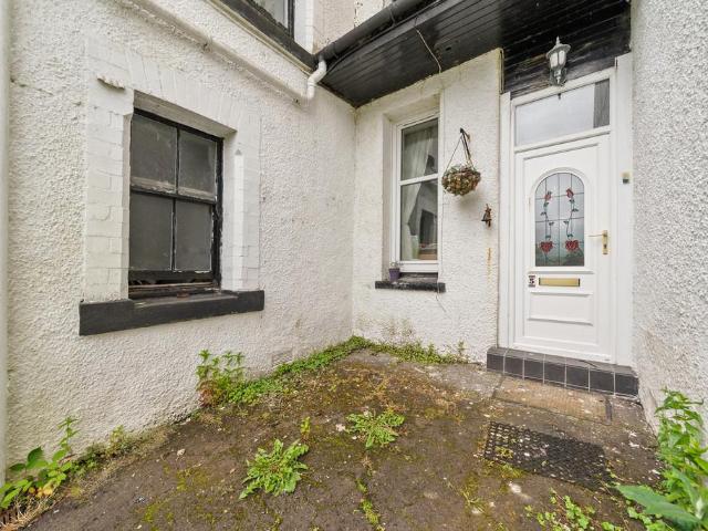 2 bedroom ground flat for sale