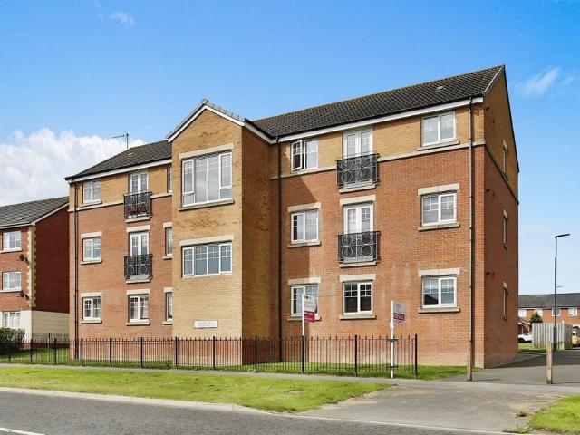 2 bedroom ground flat for sale