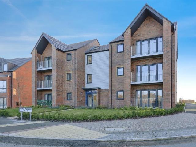 2 bedroom ground flat for sale