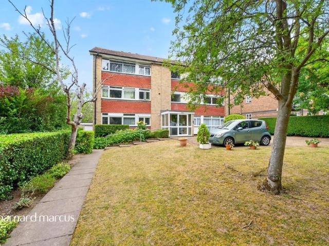 2 bedroom ground flat for sale