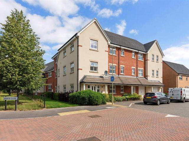 2 bedroom ground flat for sale