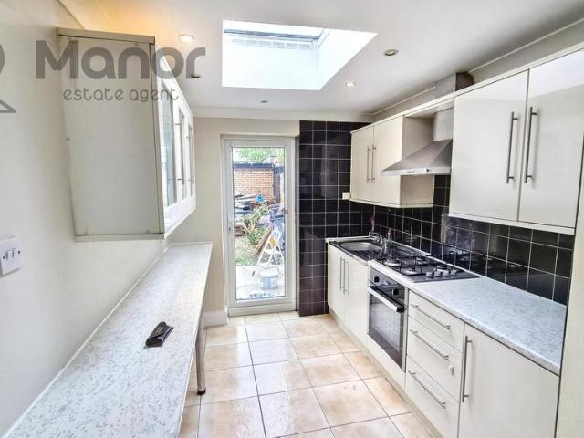 2 bedroom ground flat to rent